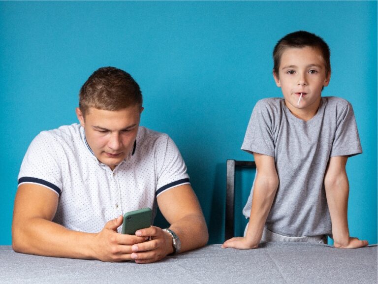 The 4 Parenting Styles With Examples (Permissive, Authoritative ...